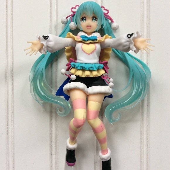Taito | Toys | Taito Hatsune Miku Winter Figure | Poshmark